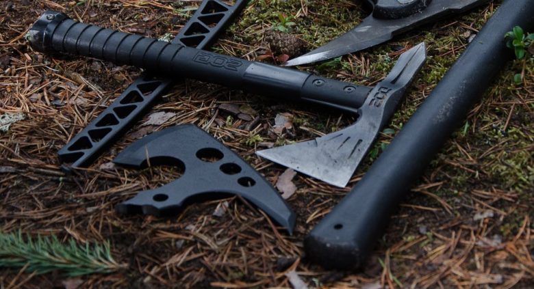 How To Choose a Tomahawks for Your Outdoor | ListOutdoor